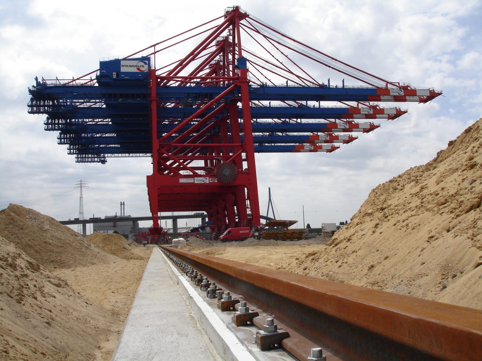 Kraanbaan op beton | Bemo Rail expert in railtechniek