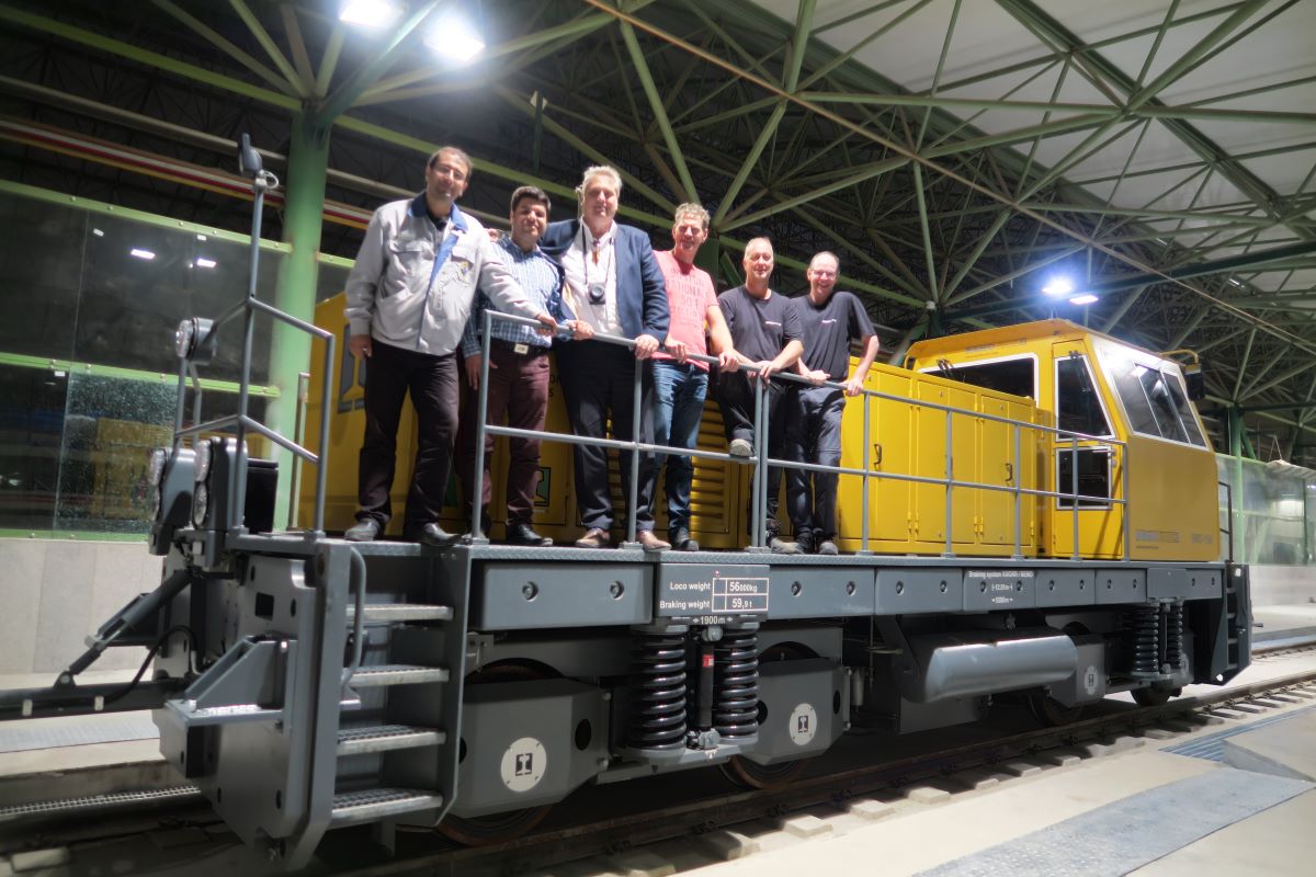 Loc in bedrijf bij metro in stad Midden-Oosten